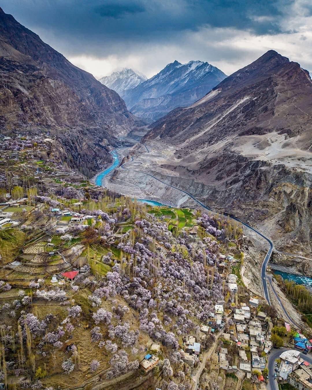 HUNZA VALLEY CHERRY BLOSSOM TOUR - DREAMSCAPE TREKS & TOURS
